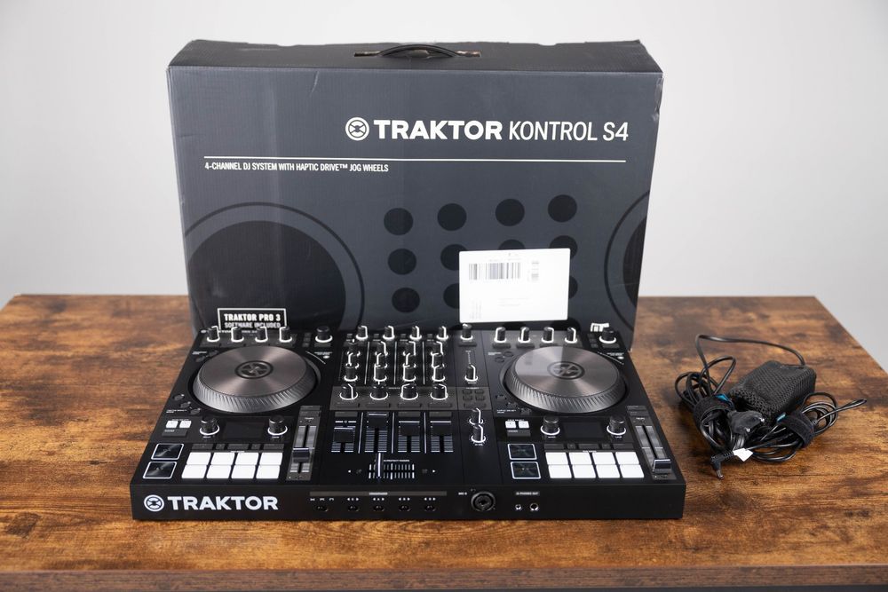 Native Instruments TRAKTOR S4 MK3 - neustes Modell | Kaufen auf Ricardo