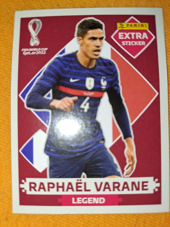 Panini WM 2022 Extra Sticker Base Edition Raphaël Varane (Neu (gemäss Beschreibung)) in Aefligen ...