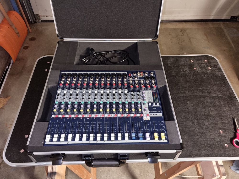 Soundcraft EFX-12 + flightcase (Gebraucht) in für CHF 341 – nur ...