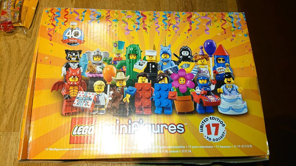Lego 71021 Minifigur 40 Years Serie 18 Komplett inkl.Box | Kaufen auf ...