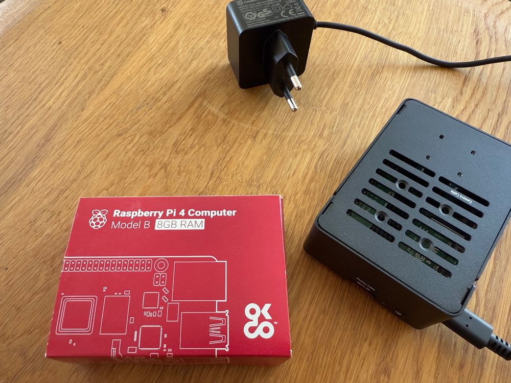 Raspberry Pi 4 Model B 8GB RAM + Netzteil + Metallgehäuse (Gebraucht) in Altendorf für CHF 63 ...