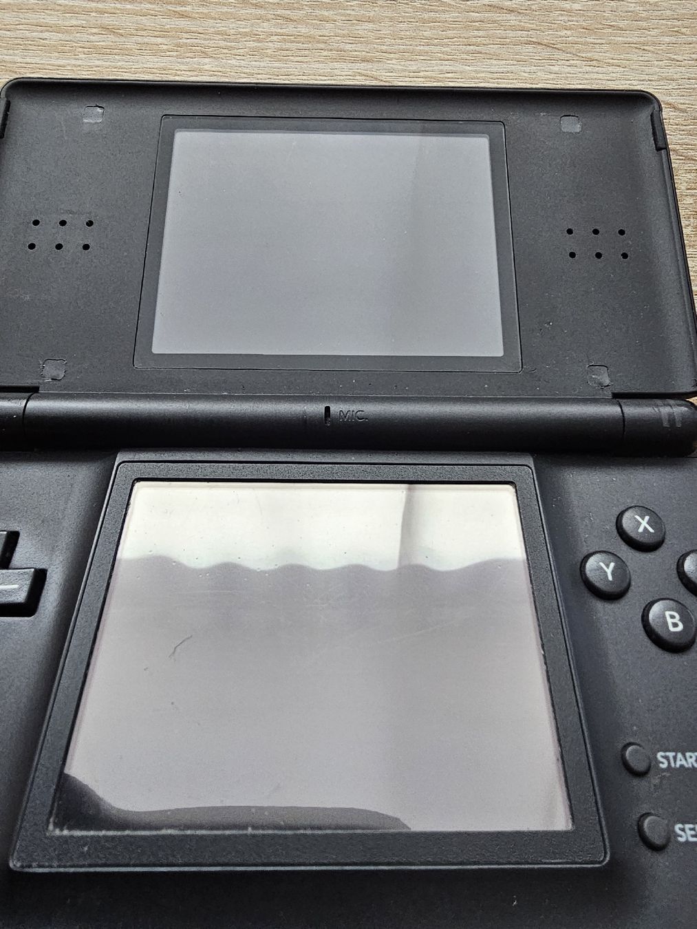Nintendo DS lite in schwarz (Gebraucht) in Sempach für CHF 47 – mit ...