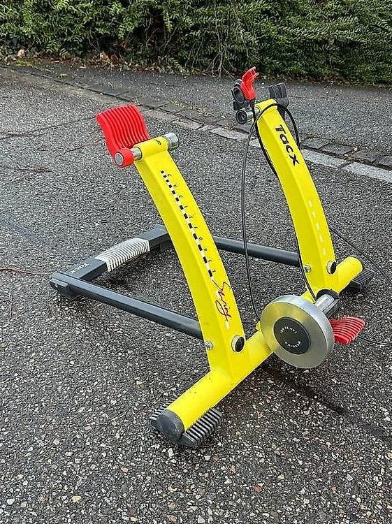 Tacx Cycleforce Swing Rollentrainer (Gebraucht) in Zürich für CHF 50 ...