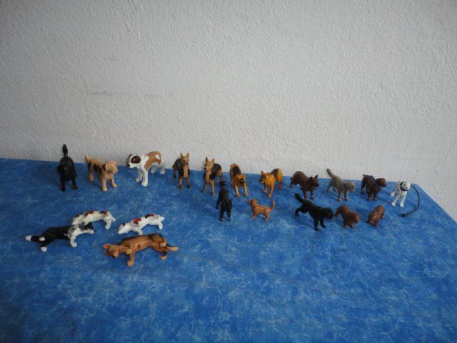 PLAYMOBIL 20 HUNDE (VIER DAVON MIT FARBABRIEB) (Neu (gemäss ...