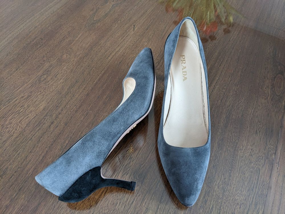 PRADA Wildleder Pumps 37,5 (Gebraucht) in für CHF 54 – mit Lieferung ...