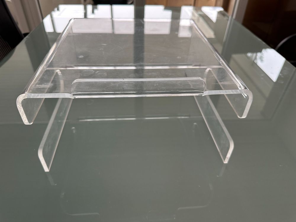 Laptop-Halterung aus transparentem Plexiglas | Kaufen auf Ricardo