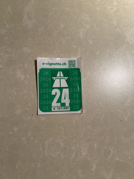 Autobahnvignette Schweiz 24 (Neu und originalverpackt) in Meggen für CHF 20 – mit Lieferung auf ...