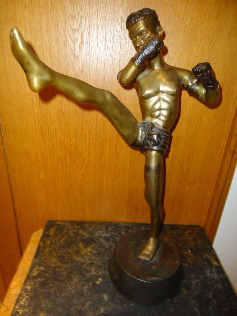 Bronze Skulptur Kick Boxen Statue H-46cm (Gebraucht) in Zürich für CHF ...