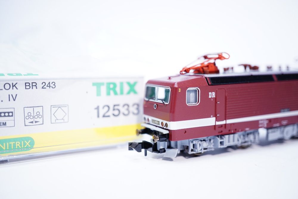 6∑ 12533 DR IV BR 243 Elektrolokomotive (Gebraucht) in Uetendorf für ...