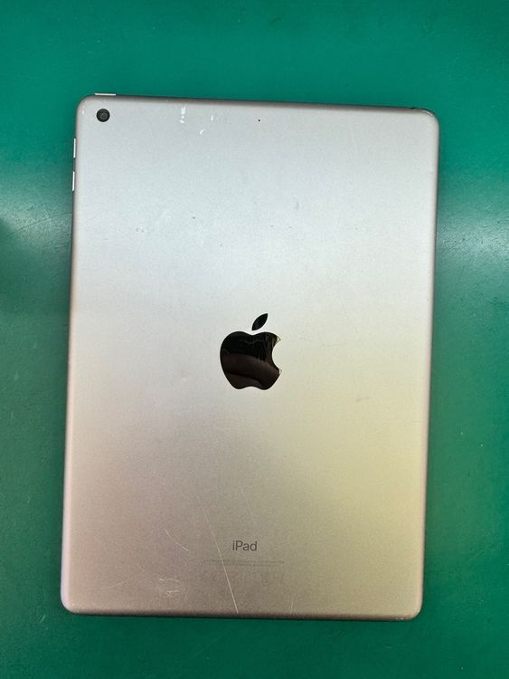 iPad 5 / 32Gb (Model A1822) (Noir - Black - Schwarz) Mit OVP (Gebraucht) in Meyrin für CHF 86 ...