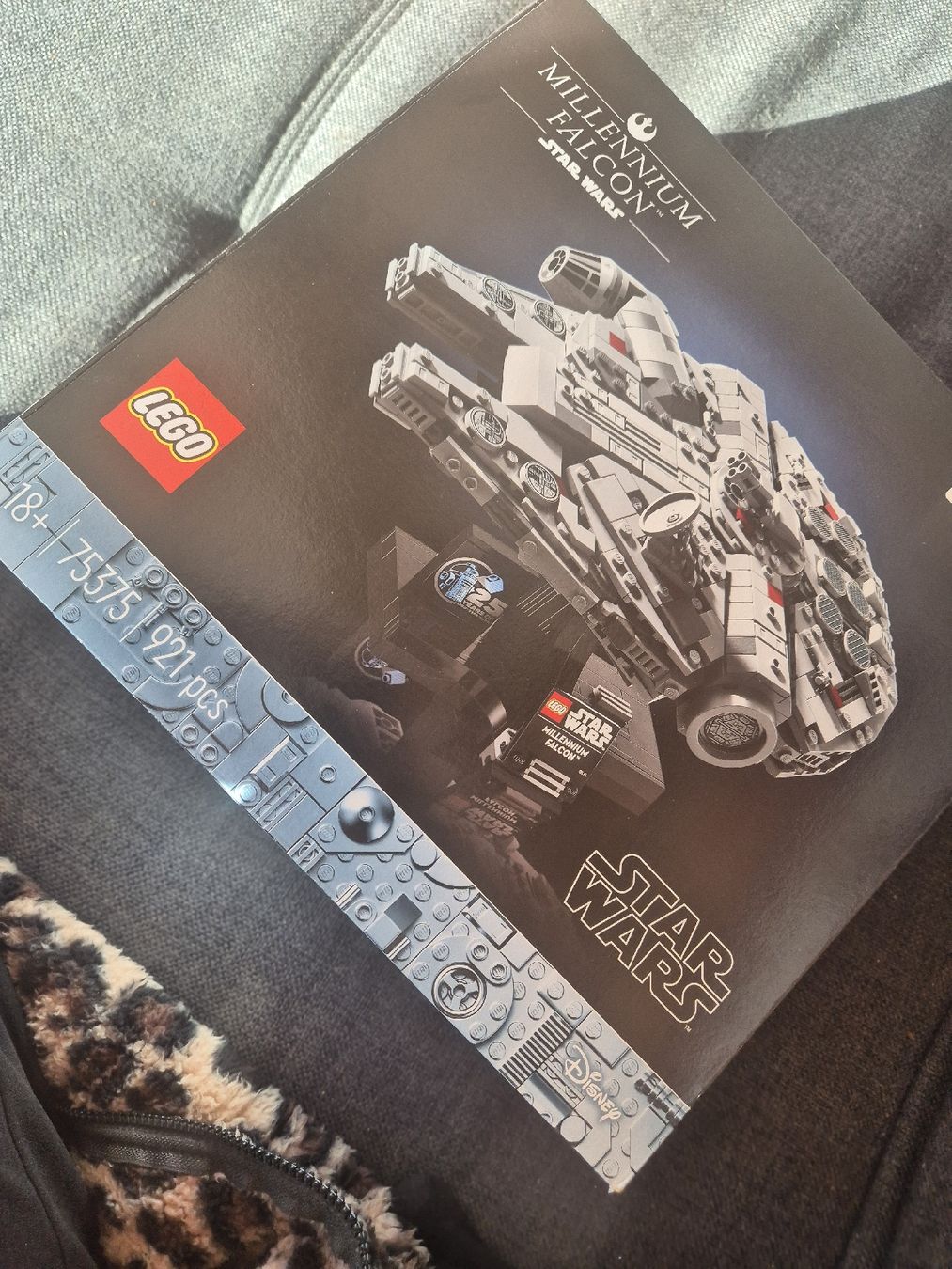 Lego Star Wars Millennium Falcon (Neu (gemäss Beschreibung)) in ...