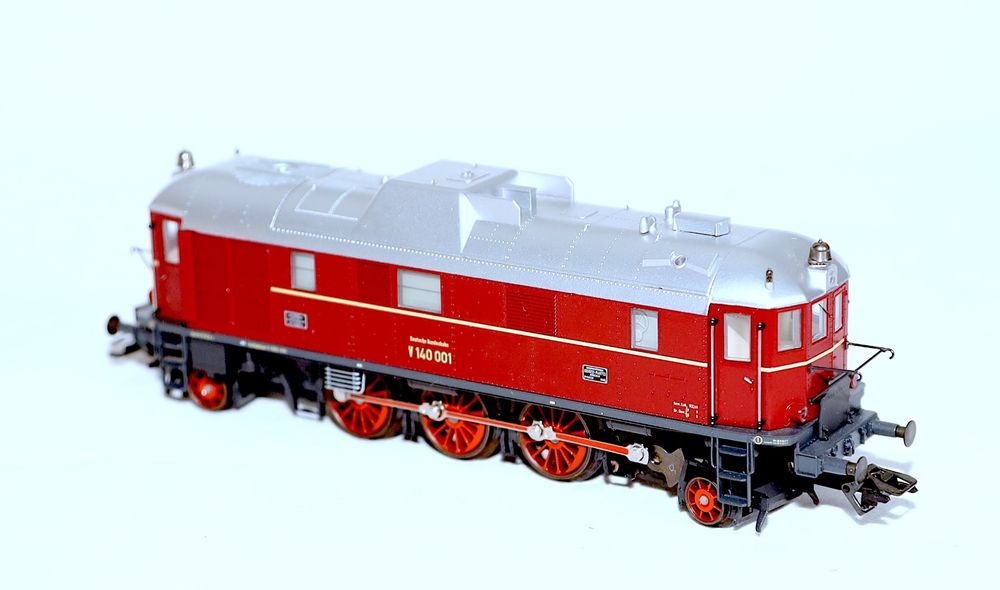 MÄRKLIN E-LOK DISELLOK DER DB V140 N°37210 DIGITAL WEINROT (Neu (gemäss ...