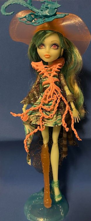 Puppe Monster High – Vandala Doubloons (mit Ständer) (Gebraucht) in Wil ...