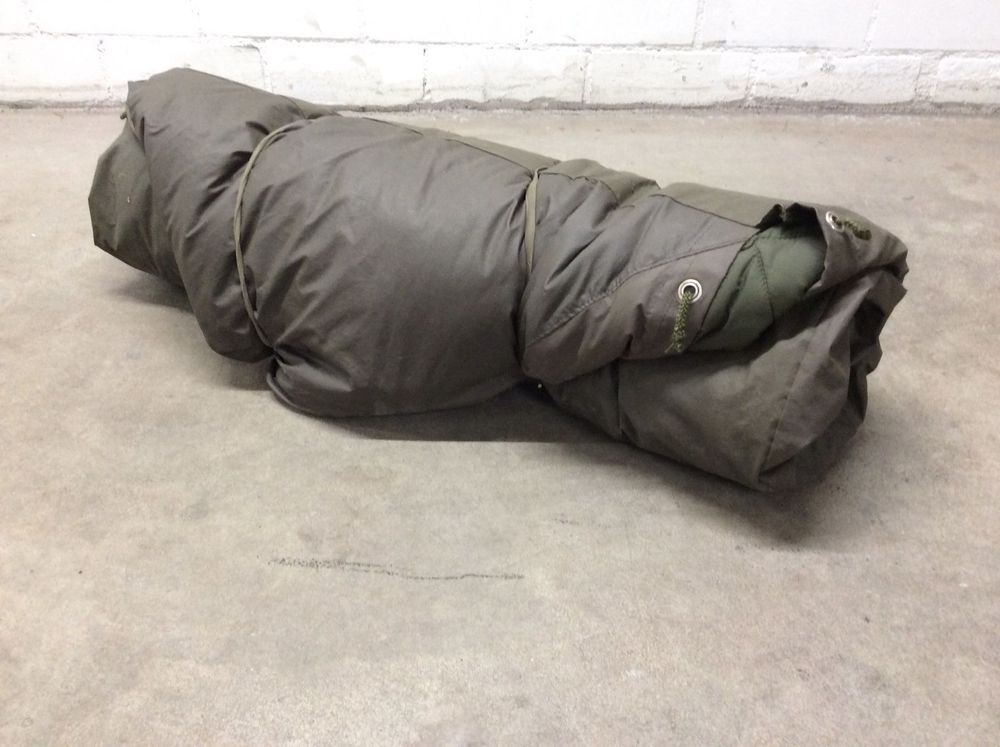 SCHWEIZER ARMEE Militär Schlafsack mit Hülle Regenschutz | Kaufen auf ... SCHWEIZER ARMEE Militär Schlafsack mit Hülle Regenschutz | Kaufen auf ...
