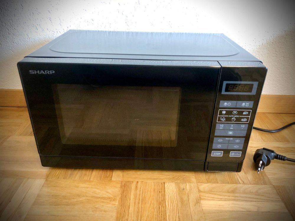 Sharp R242BKW Mikrowelle(20l) ab 1.- CHF (Gebraucht) in Rotkreuz für CHF 18 – nur Abholung auf ...
