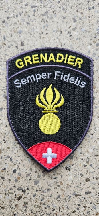 Badge Grenadier mit klett *** (Neu und originalverpackt) in Riedholz ...