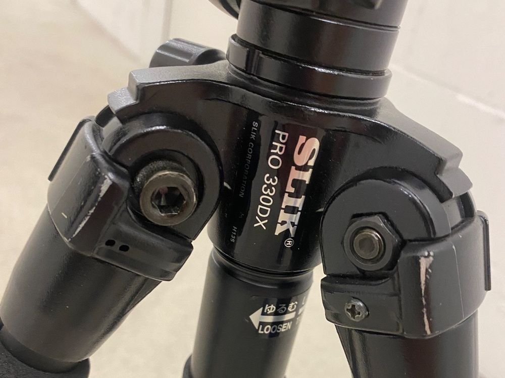 Stativ Slik Pro 330 DX (Gebraucht) in Schlieren für CHF 10 – mit ...