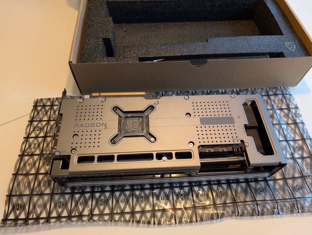 AMD Radeon Sapphire RX 7800 XT Nitro+ Gaming OC (16 GB) (Gebraucht) in ...