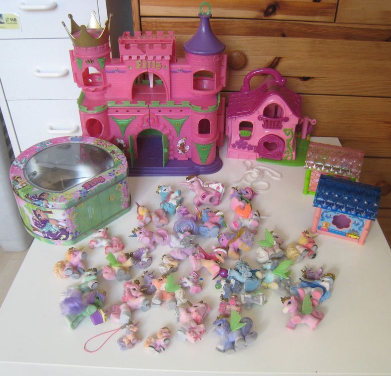 Filly Schloss, Trage-Häuschen & 36 Einhörner Pferd Figuren | Kaufen auf ...