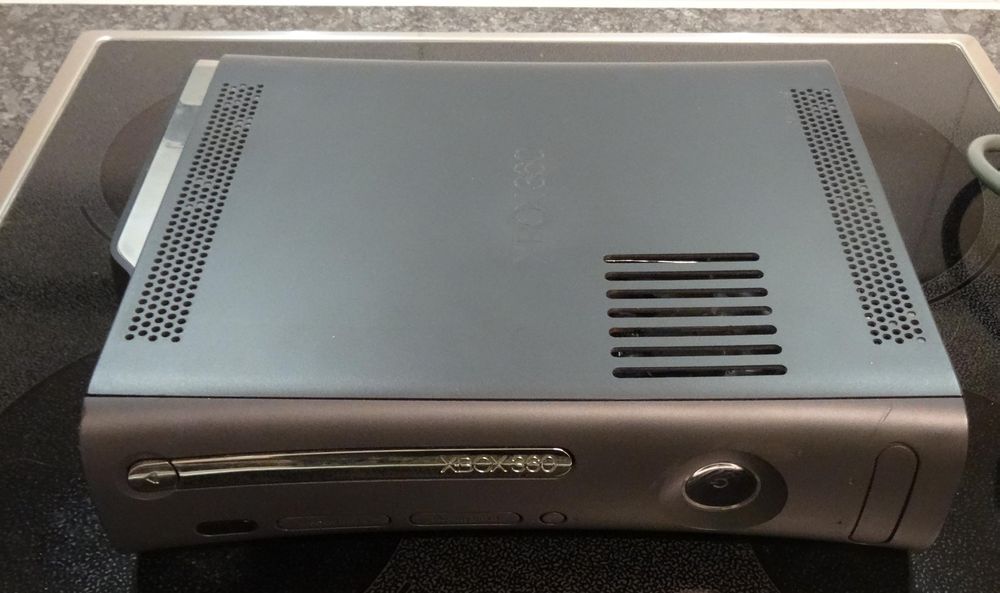 Xbox 360 Fat mit Chip (Defekt) in Rheinfelden für CHF 11 – mit ...