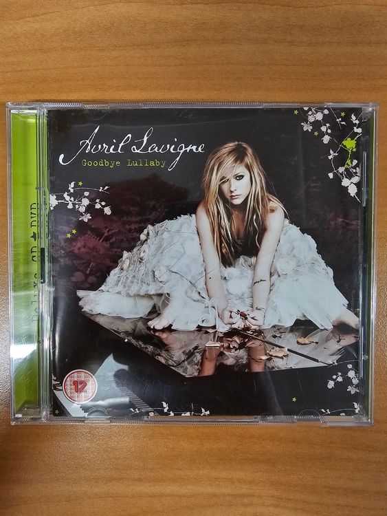 Cd And Dvd Avril Lavigne Goodbye Lullaby Gebraucht In Biberist Für