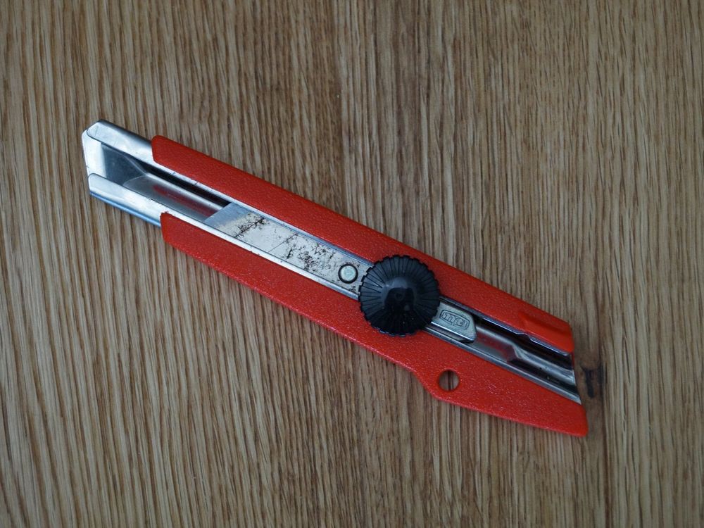 NT Cutter Japan-Messer L-500 (Gebraucht) in Aarburg für CHF 1 – mit ...