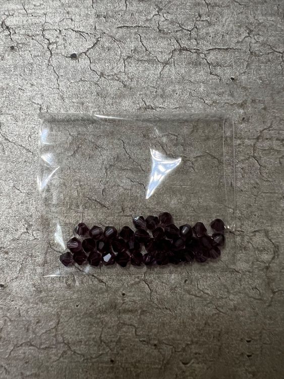 Glasperlen zum Basteln / 4 mm / Farbe Amethyst (neu) (Neu und originalverpackt) in Menziken für ...