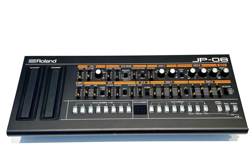 Roland JP-08 Boutique-Version des Jupiter 8 Synthesizer (Neu (gemäss ...