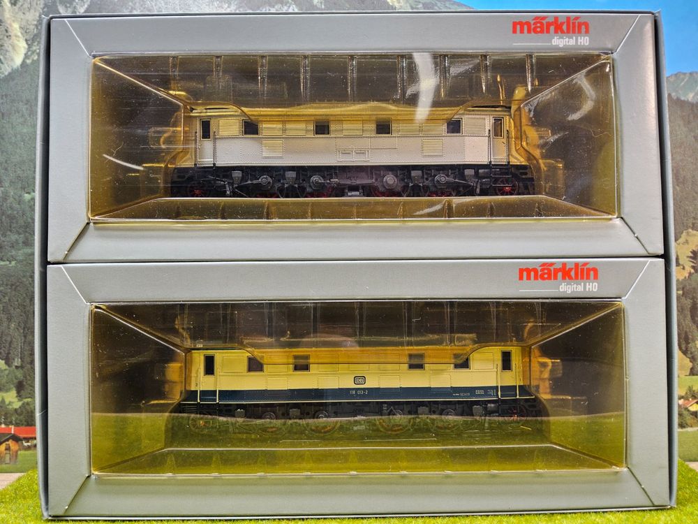 Märklin 3667 _ 2 er Lokomotiven Set _ BR118 _ E18 _ digital (Gebraucht) in Rüti ZH für CHF 333.3 ...