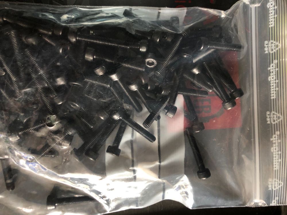 Zylinder-Schrauben M4x25 12.9 | Kaufen auf Ricardo