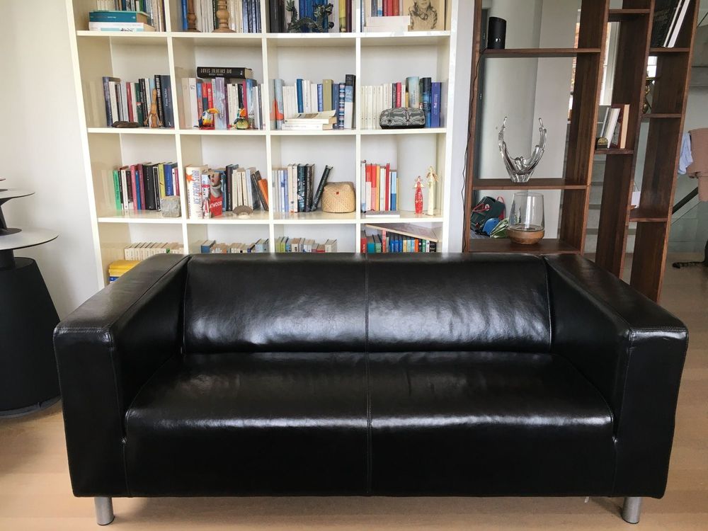 2er-Sofa, Leder schwarz, Ikea KLIPPAN (Gebraucht) in Spiegel b. Bern für CHF 30 – mit Lieferung ...