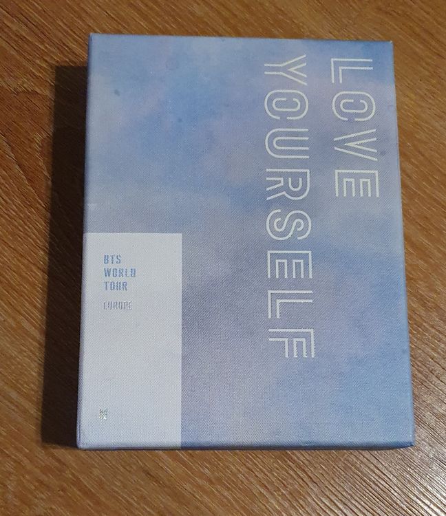 BTS Love Yourself Europe Tour DVD + Fotobuch Set (Neu (gemäss Beschreibung)) in Lützelflüh ...