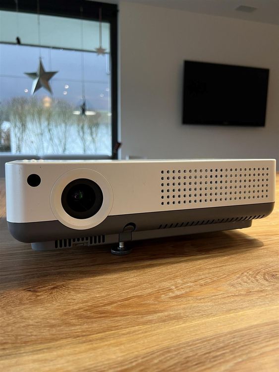 Sanyo PLC XW55 Projektor 2000 ANSI-Lumen (Gebraucht) in Oftringen für ...