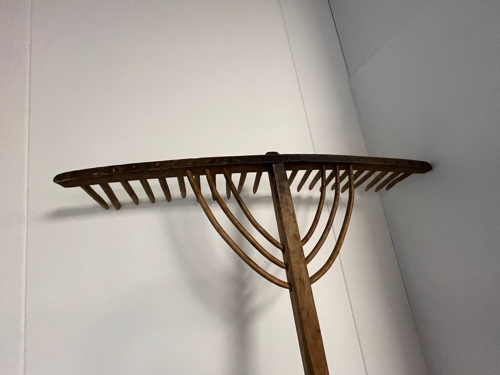 Holz-Rechen über 100 jährig (Gebraucht) in Grenchen für CHF 22 – nur ...