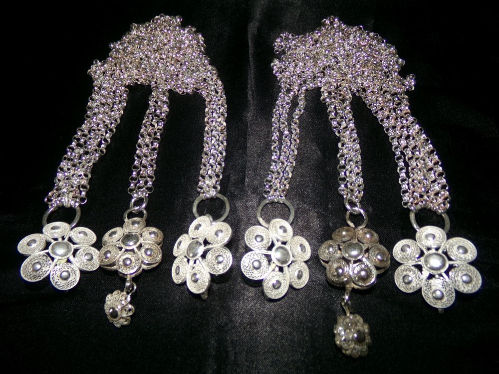 Kinder-Trachtenschmuck zur Berner Sonntagstracht (Gebraucht) in Langenthal für CHF 47 – mit ...