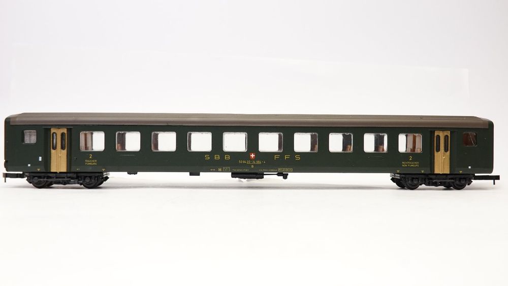 e6 Roco 4238A SBB Personenwagen EW II 2. Klasse mit Licht | Kaufen auf ...