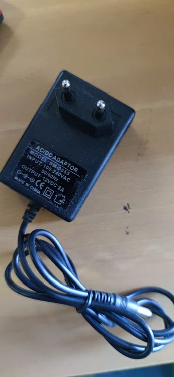 AC/DC Adapter 12 VDC 2A | Kaufen auf Ricardo