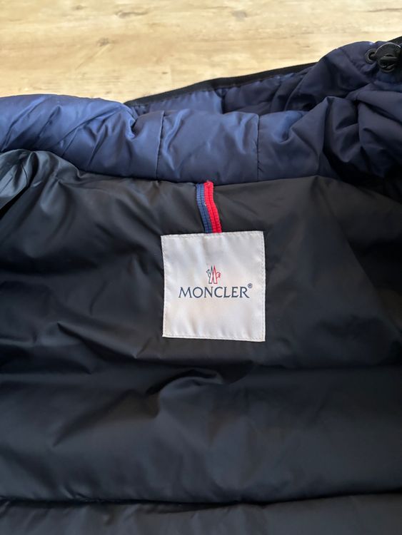 Original Moncler Jacke (Gebraucht) in Zermatt für CHF 180 – mit ...