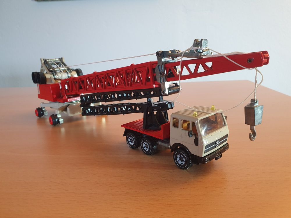 Siku 4011 Turmkran mit Mercedes LKW - Massstab 1:50/1:55 (Neu (gemäss ...