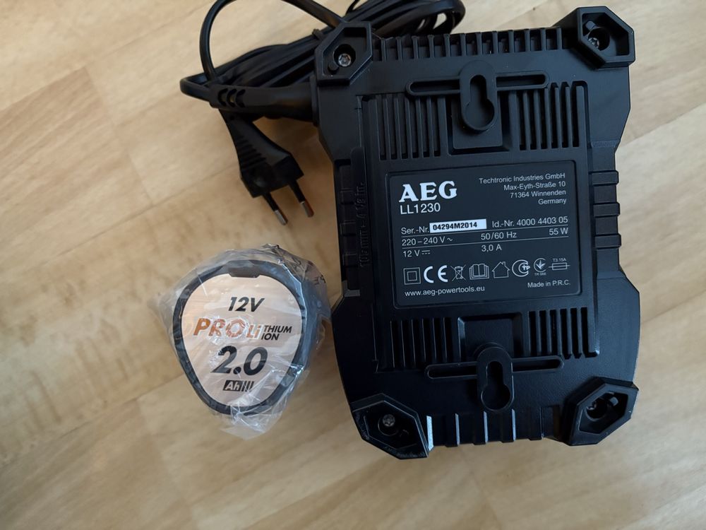 AEG BS 12 C2 Akku-Bohrschrauber mit Akku und Ladegerät Top! (Neu ...