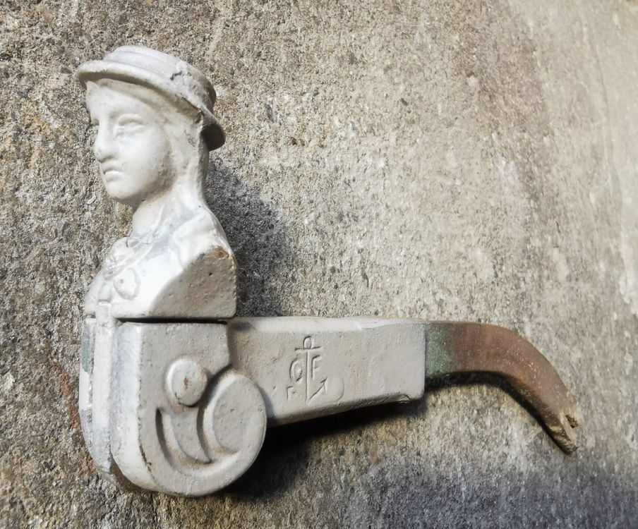 Rückhalter für Fensterladen, "Dame mit Hut"- Kopf (Gebraucht) in ...
