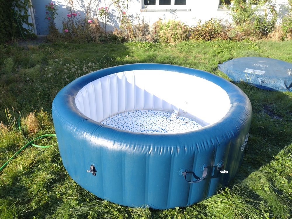 Bestway Lay-Z-Spa Whirlpool (Gebraucht) in für CHF 160 – nur Abholung ...