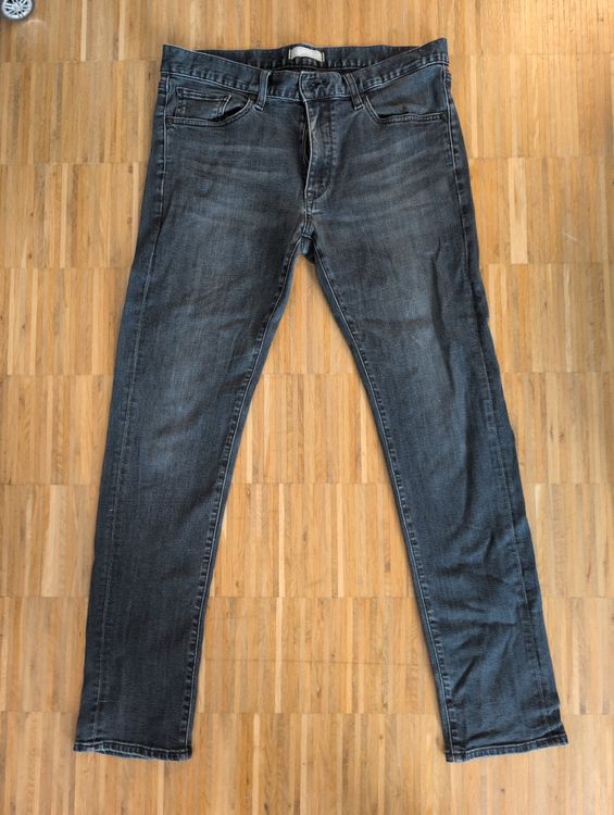 UNIQLO Skinny Jeans in gewaschenem Grau (Gebraucht) in Zürich für CHF 8 ...