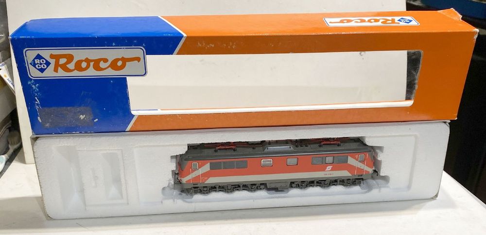 Roco 43760 E-Lok ÖBB 1110 018-7 digital in OVP (Gebraucht) in Sonceboz ...