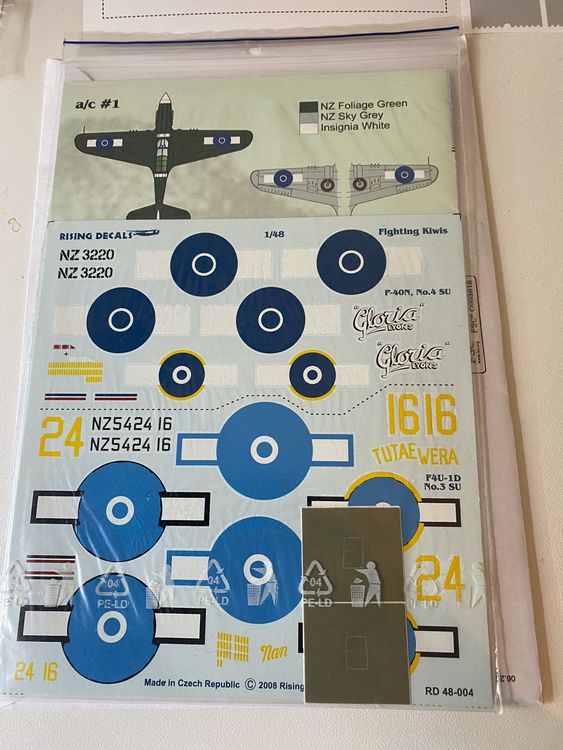 1/48 FIGHTING KIWIS DECALS P-40N/F4U-1D RISING (Gebraucht) in MÜHLEDORF ...