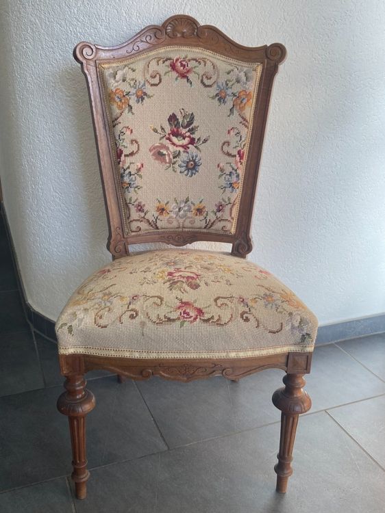 Antiker Beistell-Stuhl mit handgesticktem Gobelin Stuhl | Kaufen auf Ricardo