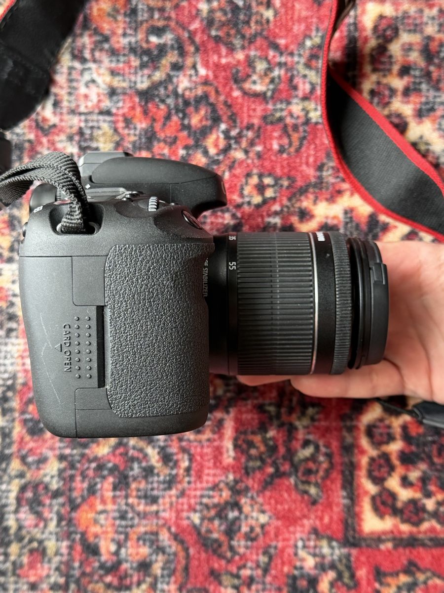 Canon EOS 7D DSLR Camera with 18-55mm Lens and Charger (Gebraucht) in ...