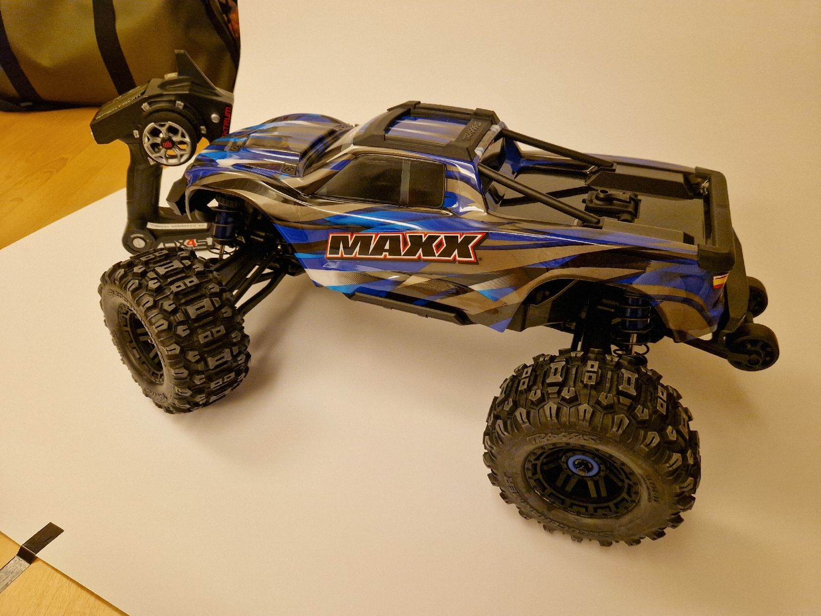 Traxxas WideMAXX V2 4S Monster Truck, inkl. 2 Akkus RTR (Neu (gemäss ...