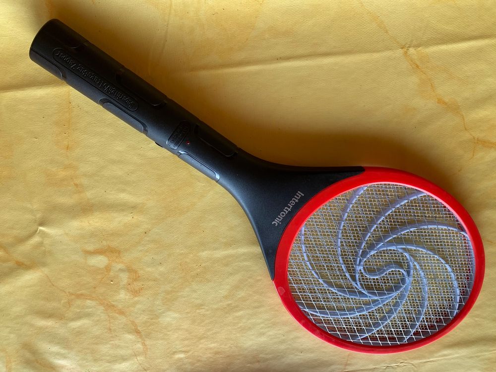 Elektrische Fliegenklatsche von Intertronic (Gebraucht) in Zuzwil SG für CHF 5 – mit Lieferung ...