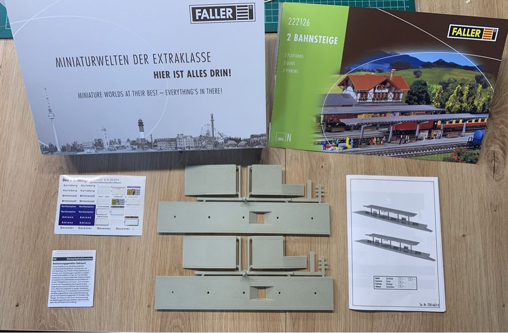 Faller Spur N 2 Bahnsteige Reste (Neu (gemäss Beschreibung)) in ...